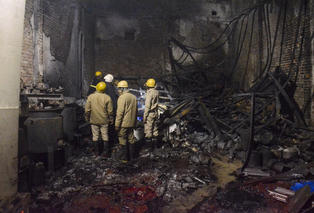 At least 11 dead, 4 injured in massive fire at paint factory in New ...