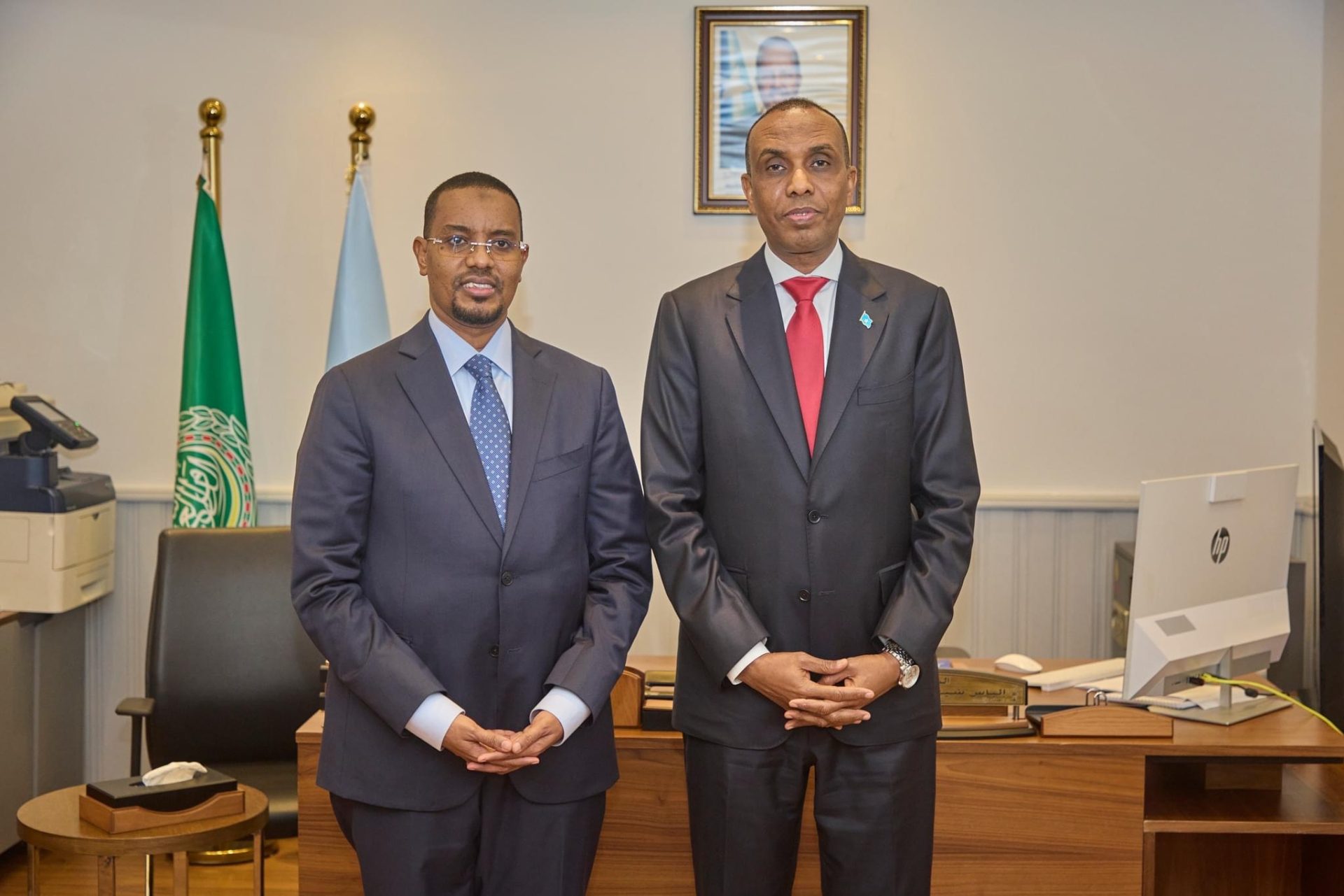 PM Hamza meets diplomats of the Somali embassy in Egypt – Somali ...