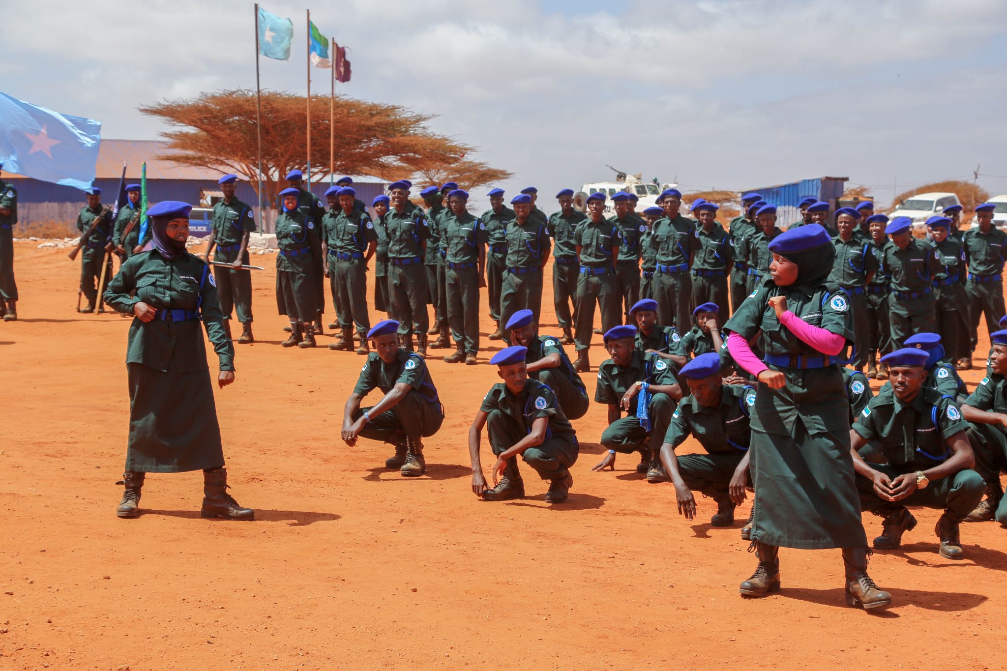 Over 100 Somali police officers graduate in Jubaland State – Somali ...