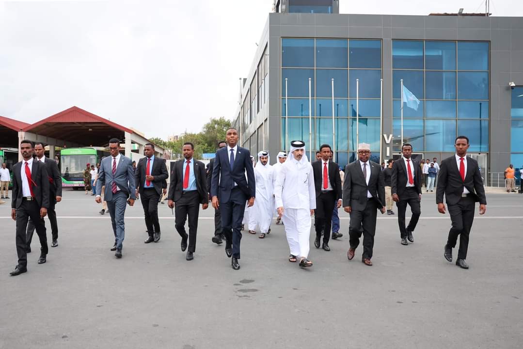 Prime Minister Hamza and his delegation depart for Qatar for official ...