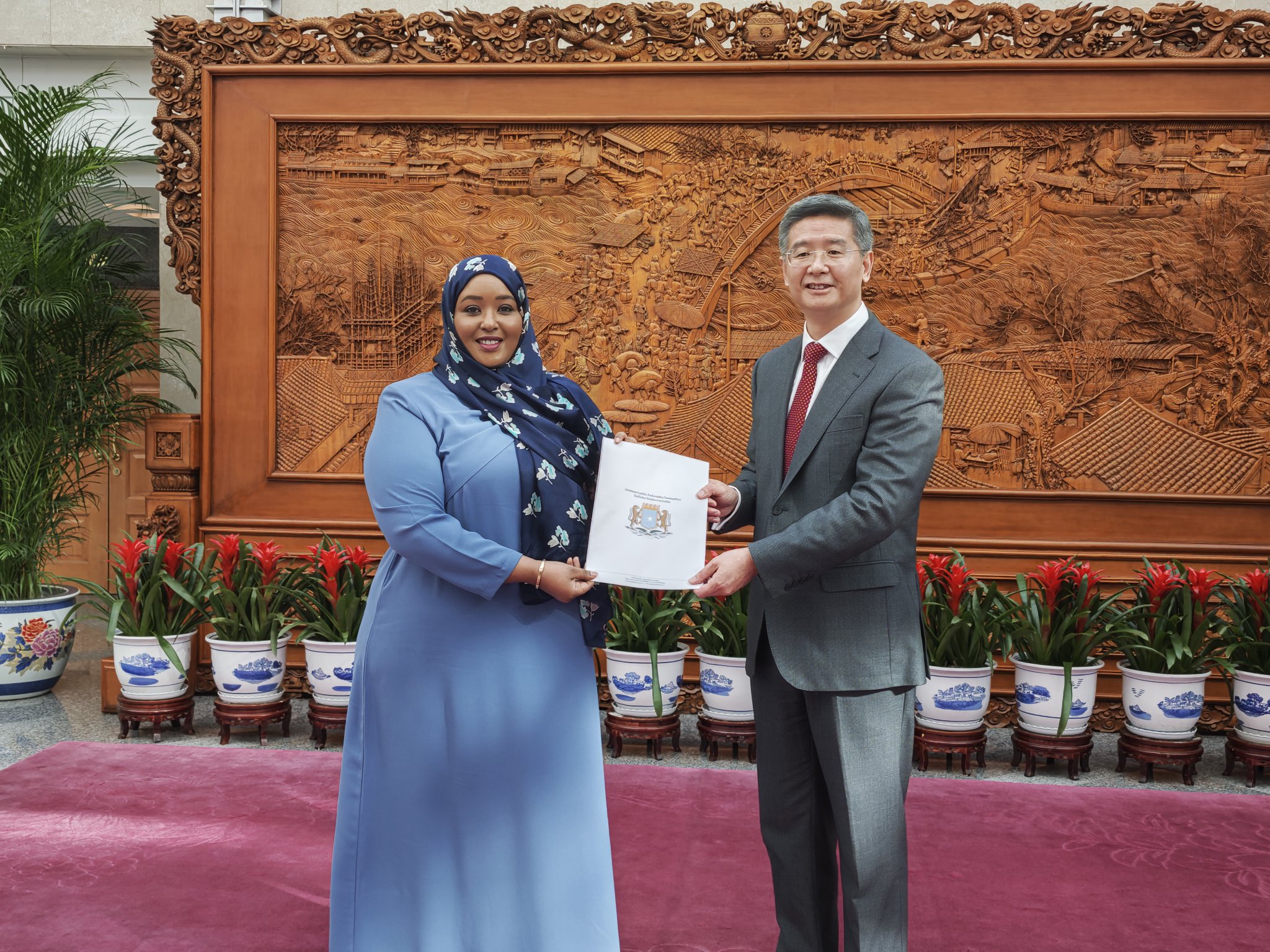 Somalia’s New Ambassador to China Presents Credentials – Somali ...
