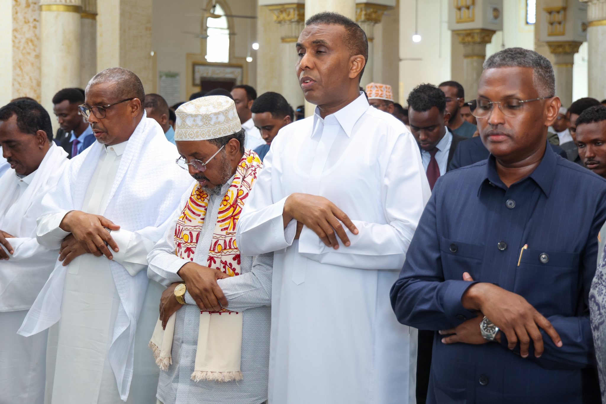 Somali Leaders Join Worshippers for Eid al-Adha Prayers, Call for Unity ...