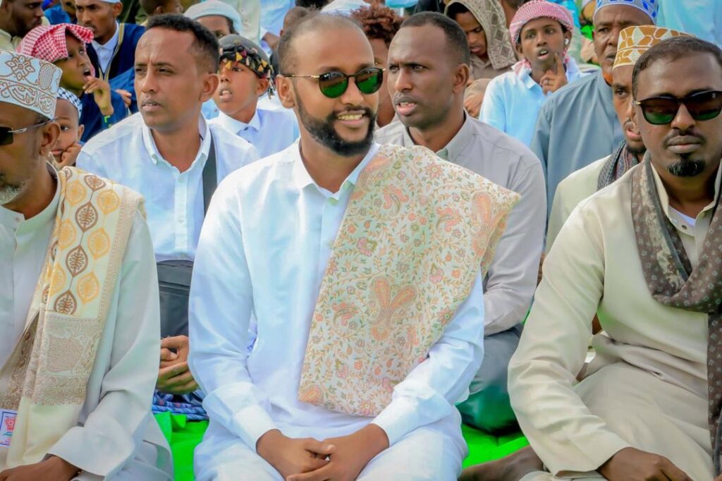 Government Officials Celebrate Eid with Residents of Dayniile – Somali ...